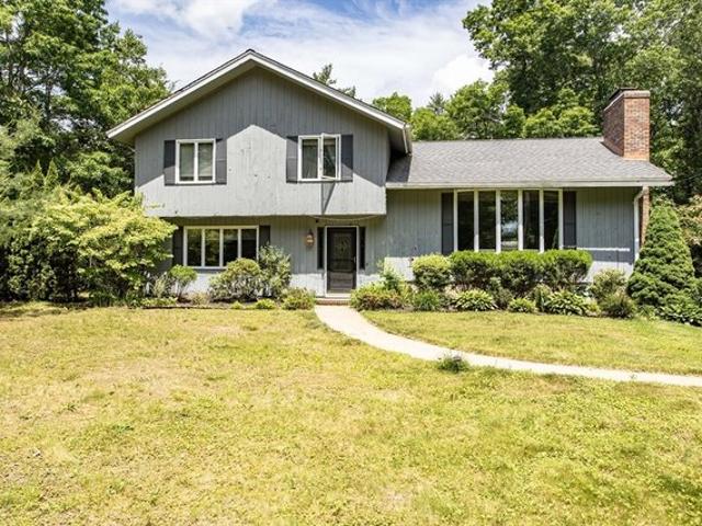 18 Annasnappitt Dr, Plympton, MA 02367