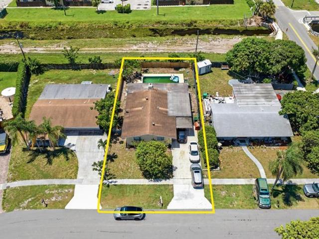 18 Andros Rd, Palm Springs, FL 33461