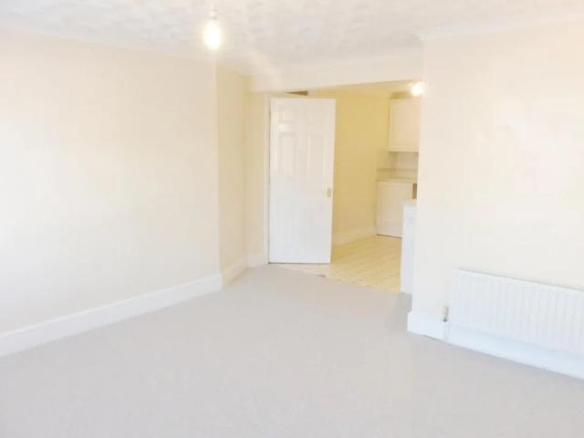 18 Ashby Place