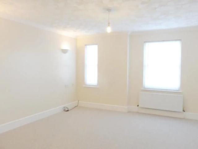 18 Ashby Place