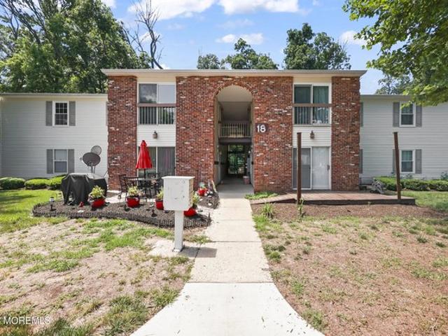 18 Augusta Ct Unit 5, Freehold, NJ 07728