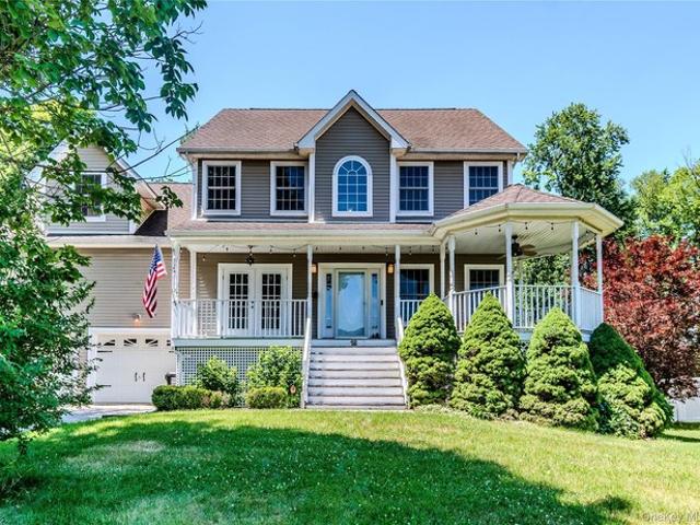 18 Baron Dr, Warwick, NY 10990