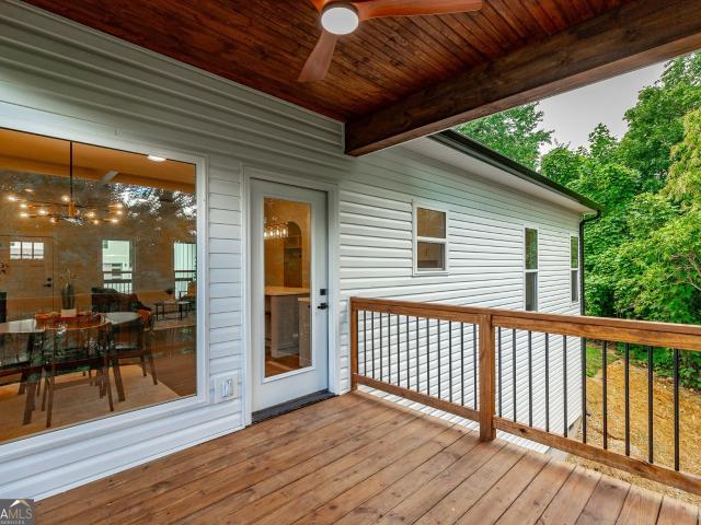 18 Battle Bluff Drive