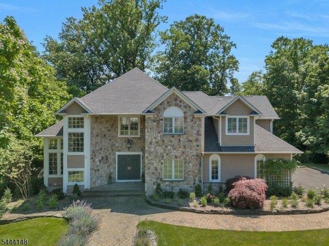 18 Bayview Ter, Green Brook, NJ 08812