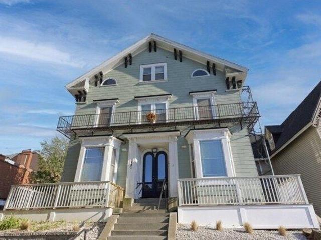 18 bedroom, Boston MA 02127 104835729
