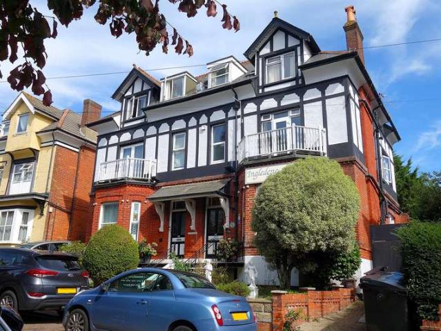 18 Bedroom Detached House
