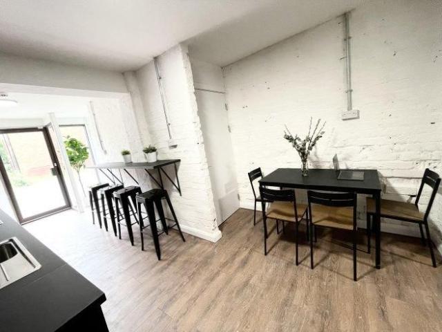 18 bedroom house share to rent