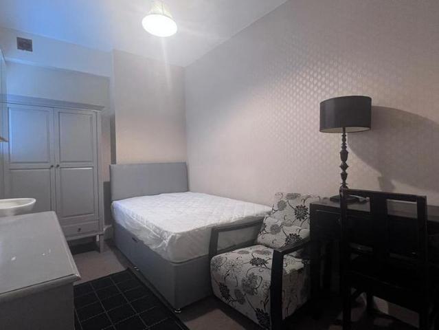 18 bedroom house share to rent