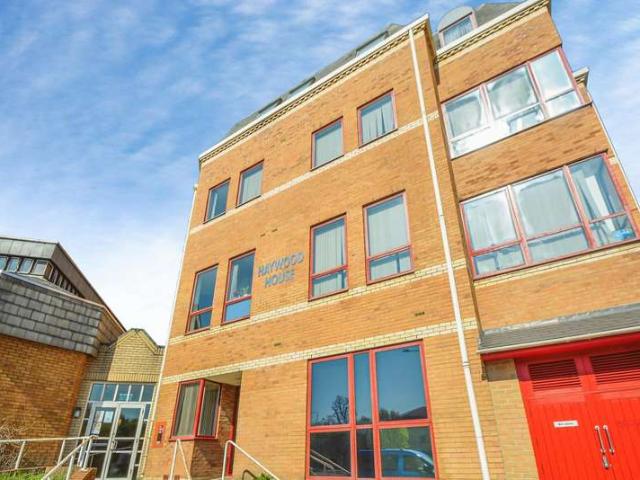 1 Bedroom Studio Flat