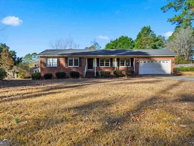 18 Brookside Dr, Hawkinsville, GA 31036