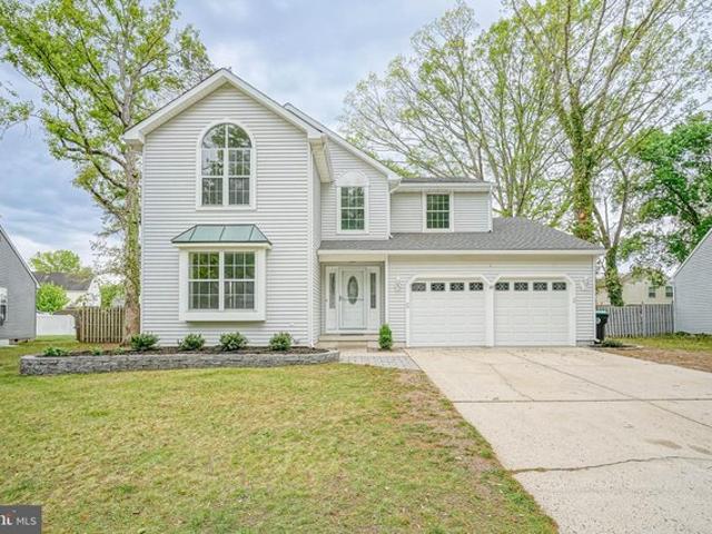 18 Brearly Dr, Sicklerville, NJ 08081