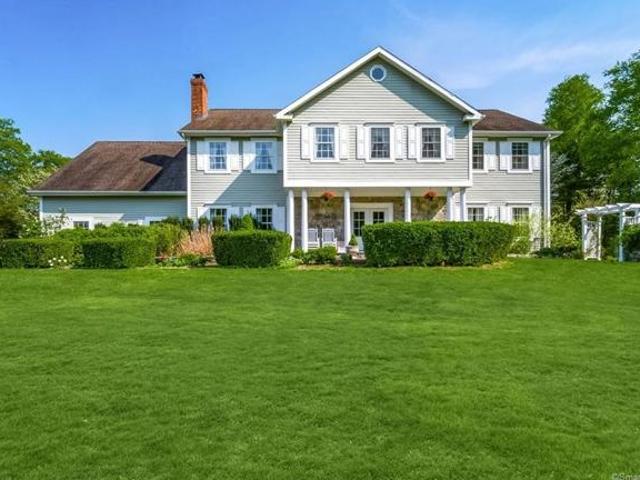 18 Breckenridge Ct, Hamden, CT 06514
