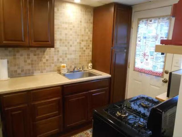 18 Bridge Street, APT 1J, Naugatuck, CT 06770