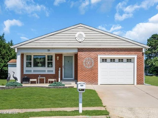 18 Burgess Ct, Toms River, NJ 08757