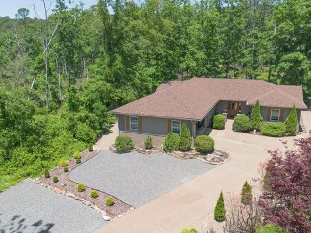18 Burgos Ln, Hot Springs Village, AR 71909