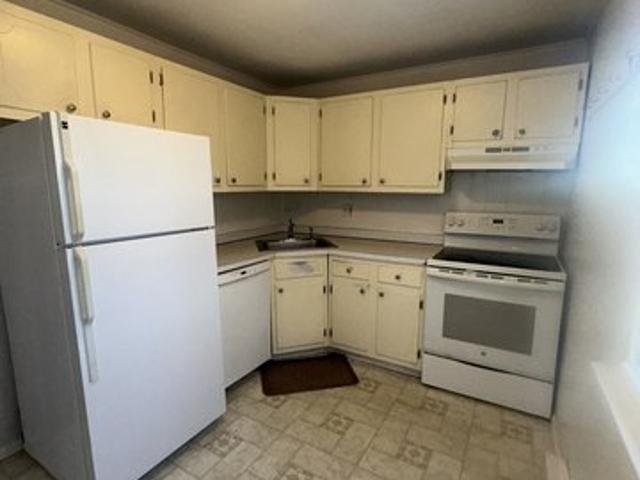 18 Canterbury Arms Unit 18, New Milford, CT 06776