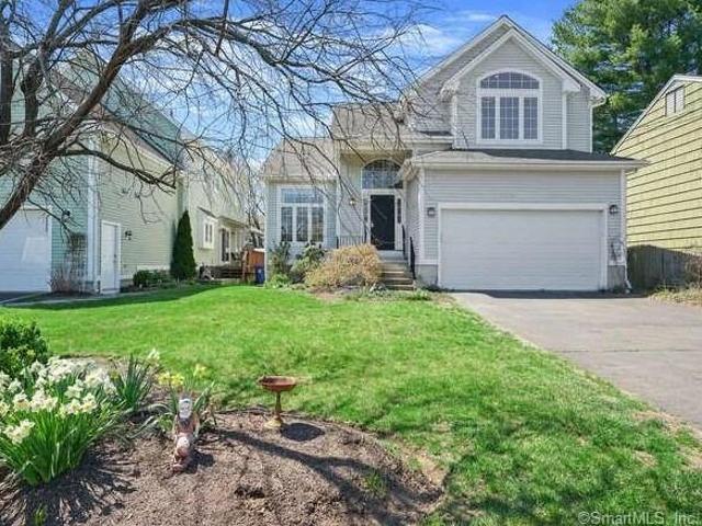 18 Catalpa St, Norwalk, CT 06851