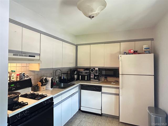 18 Cedar Court 18