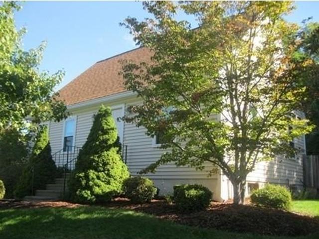 18 Cherrywood Cir, Plymouth, MA 02360
