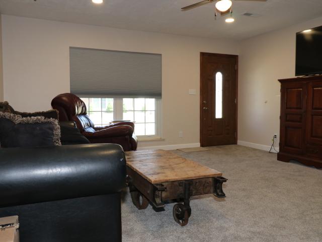 18 Circle Lane