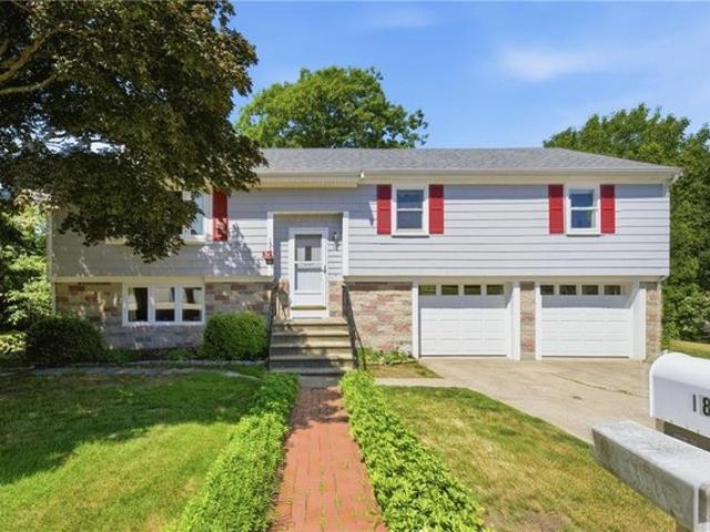 18 Continental Dr, Middletown, RI 02842
