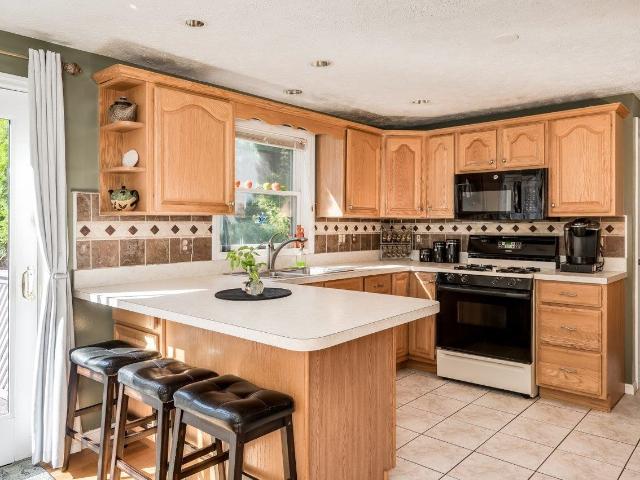 18 Coastal Way