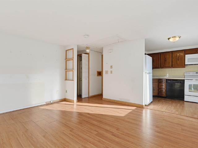 18 Cobb Ave # 18
