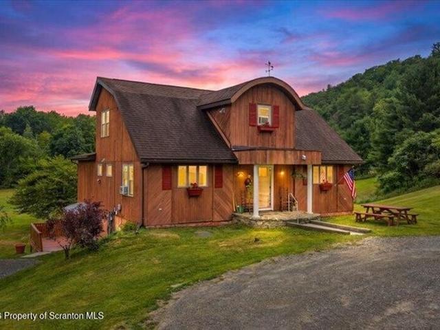18 Columbus Ave, Susquehanna, PA 18847