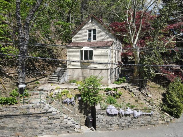 18 Columbus Avenue