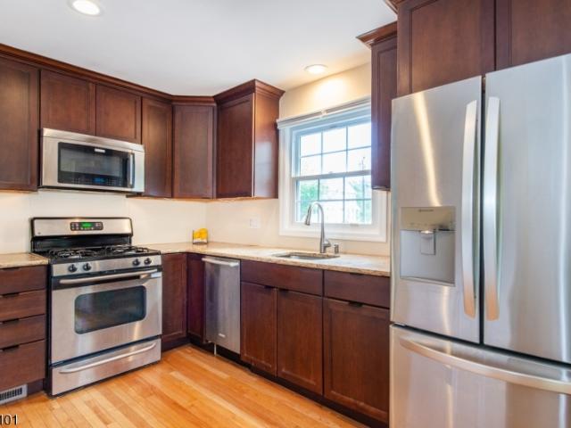 18 Columbia Ave