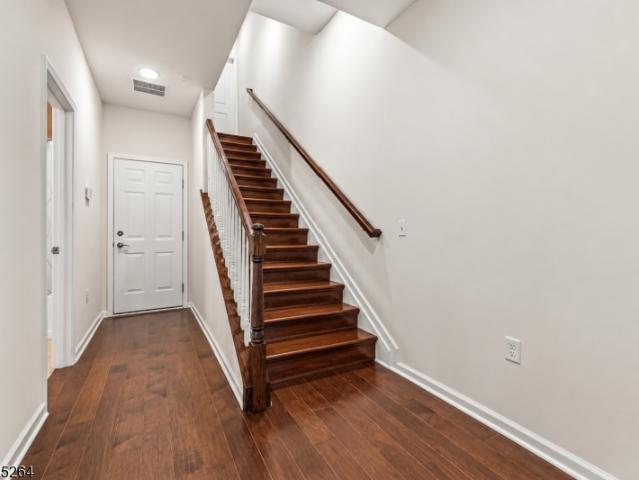18 Cortland Ct