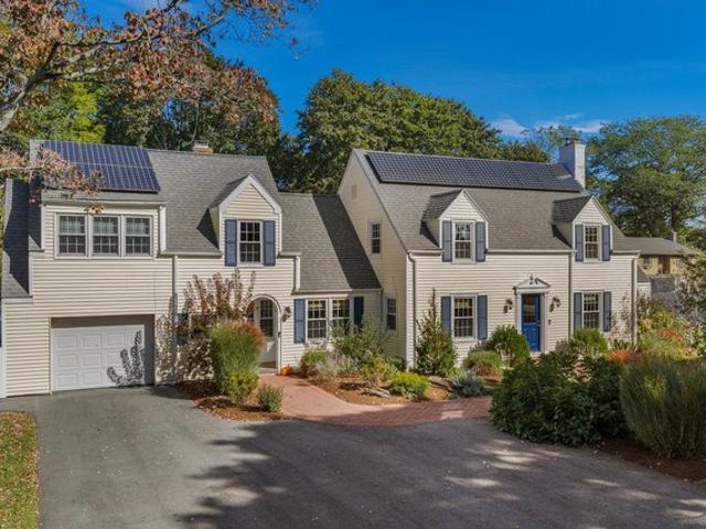18 Cottage Pl, Old Saybrook, CT 06475