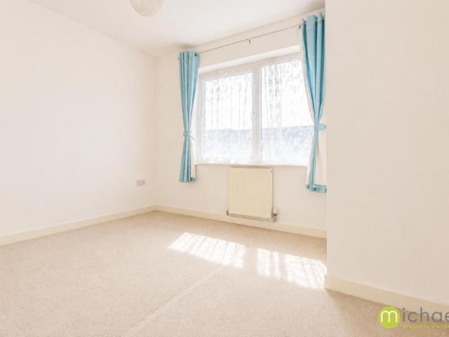 18 Cowper Crescent, Colchester, CO4 5XT
