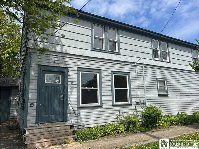 18 Cleveland Ave, Fredonia, NY 14063