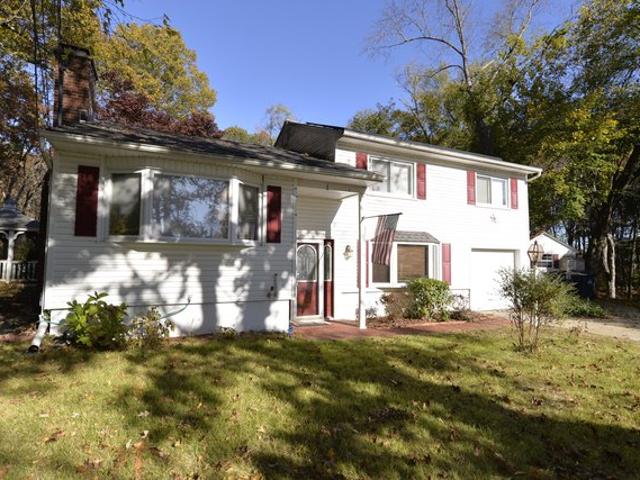 18 Clearbrook Rd, Danbury, CT 06811
