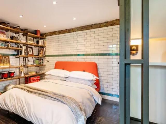 18 Clifden Road, London, TW8 0PH, United Kingdom | 3 bed duplex for rent #165467383 | Rentberry