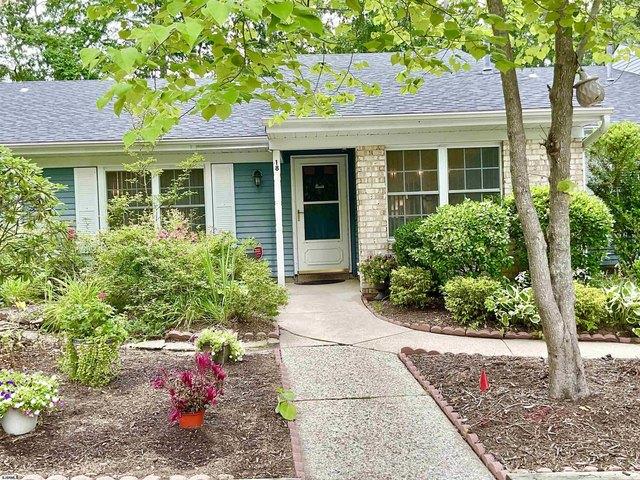 18 Club Pl, Galloway Township, NJ 08205