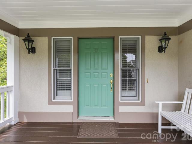 18 Creekside Way