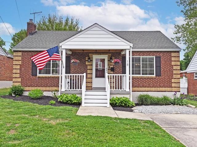 18 Crestmont Dr, Reading, OH 45215