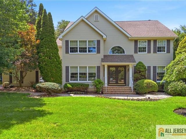 18 Dante Rd, Monroe, NJ 08831