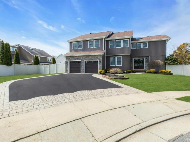 18 Daisy Ct, Farmingdale, NY 11735 | MLS #981748 | Compass