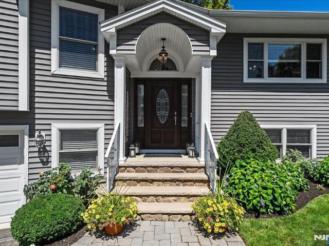 18 Dean Avenue