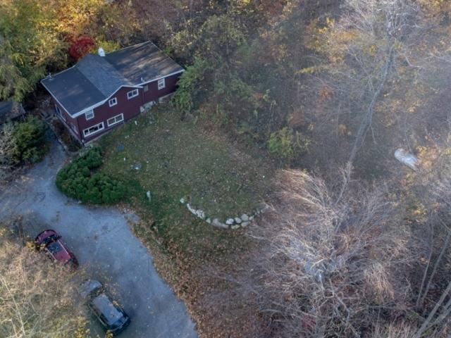 18 Decker Pond Rd