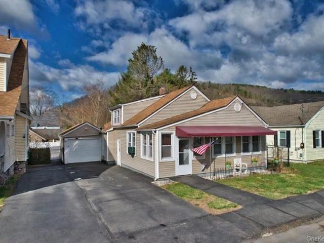 18 Dubois St, Port Jervis, NY 12771