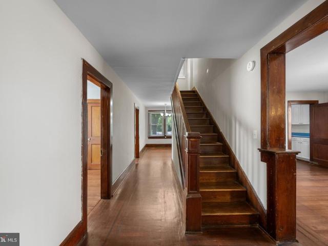 18 E Chatsworth Avenue E