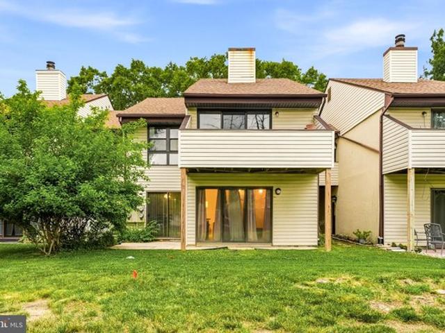 18 E Daisy Ln Unit A, Mount Laurel, NJ 08054