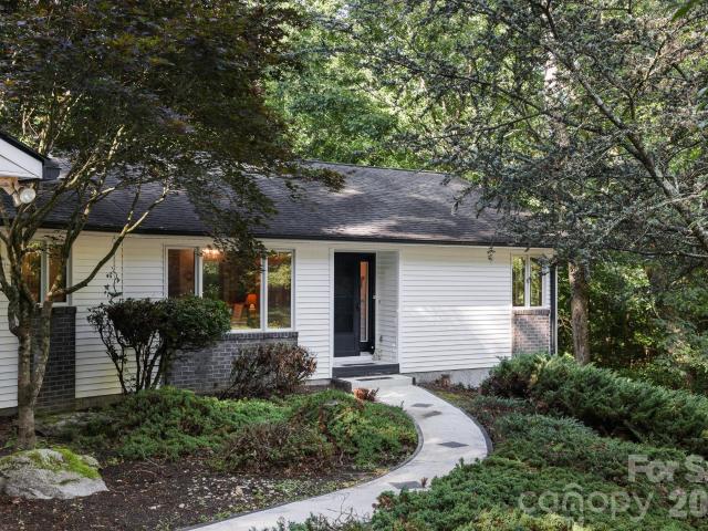 18 E Rosewood Trail