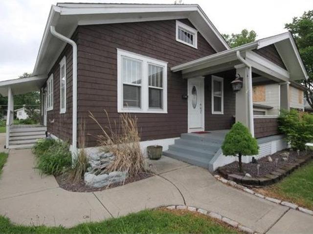 18 E State St, Mascoutah, IL 62258