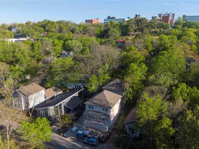 18 E 4th Street
