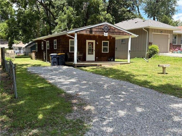 18 E 81st St, Kansas City, MO 64114